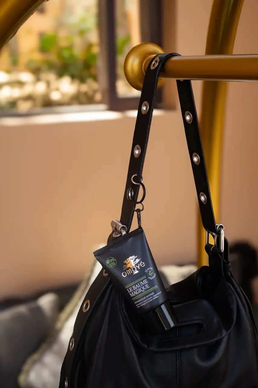 Baume Magique : Soin SOS naturel nomade pour peaux agressées | OMOYÉ